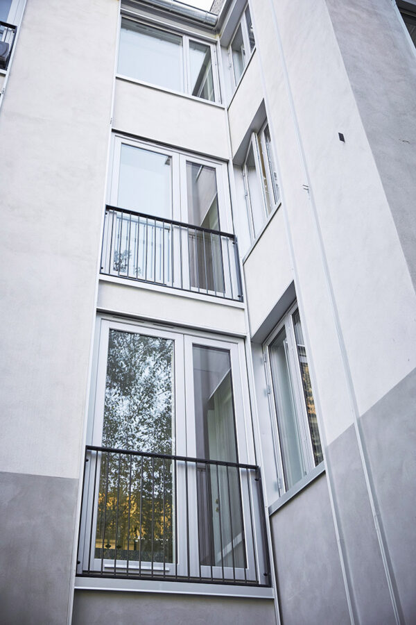 The ventilation windows that provide constant air exchange